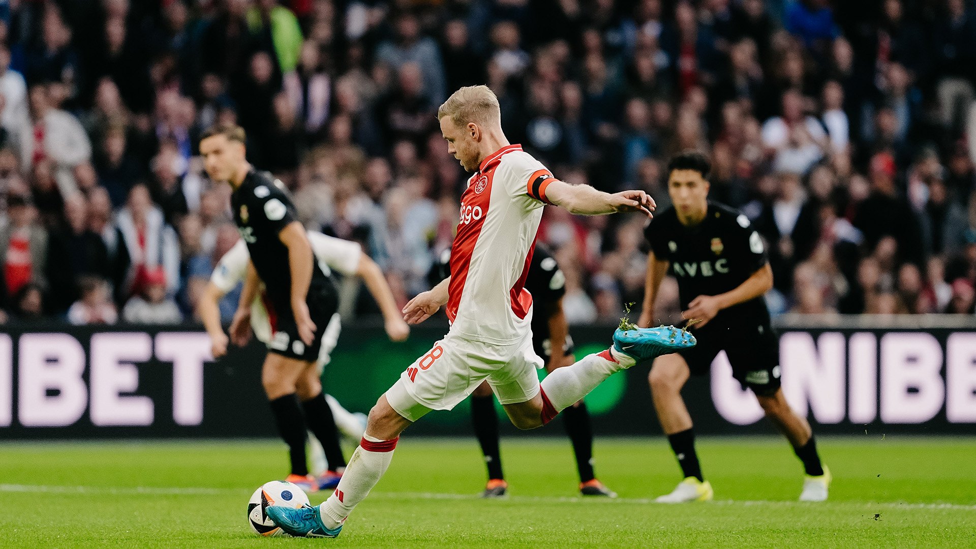 Highlights Ajax – Willem II | Klaassen scores only goal