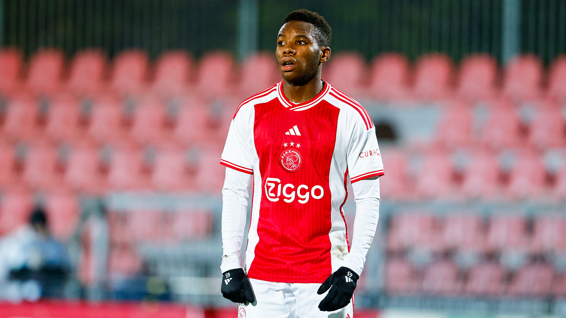 Ajax and Sevilla FC reach agreement on Stanis Idumbo Muzambo