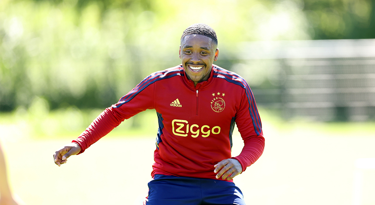In pictures | The first training session with Steven Bergwijn