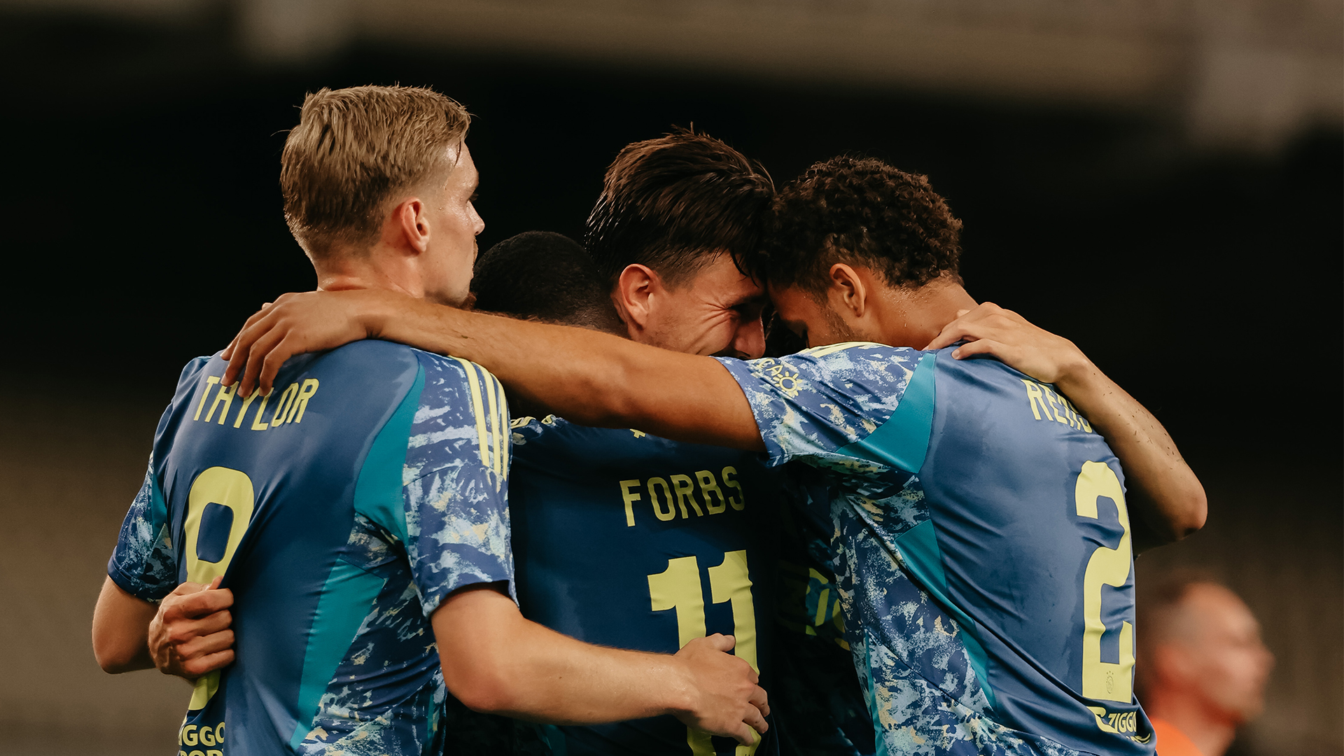 Ajax win away match against Panathinaikos