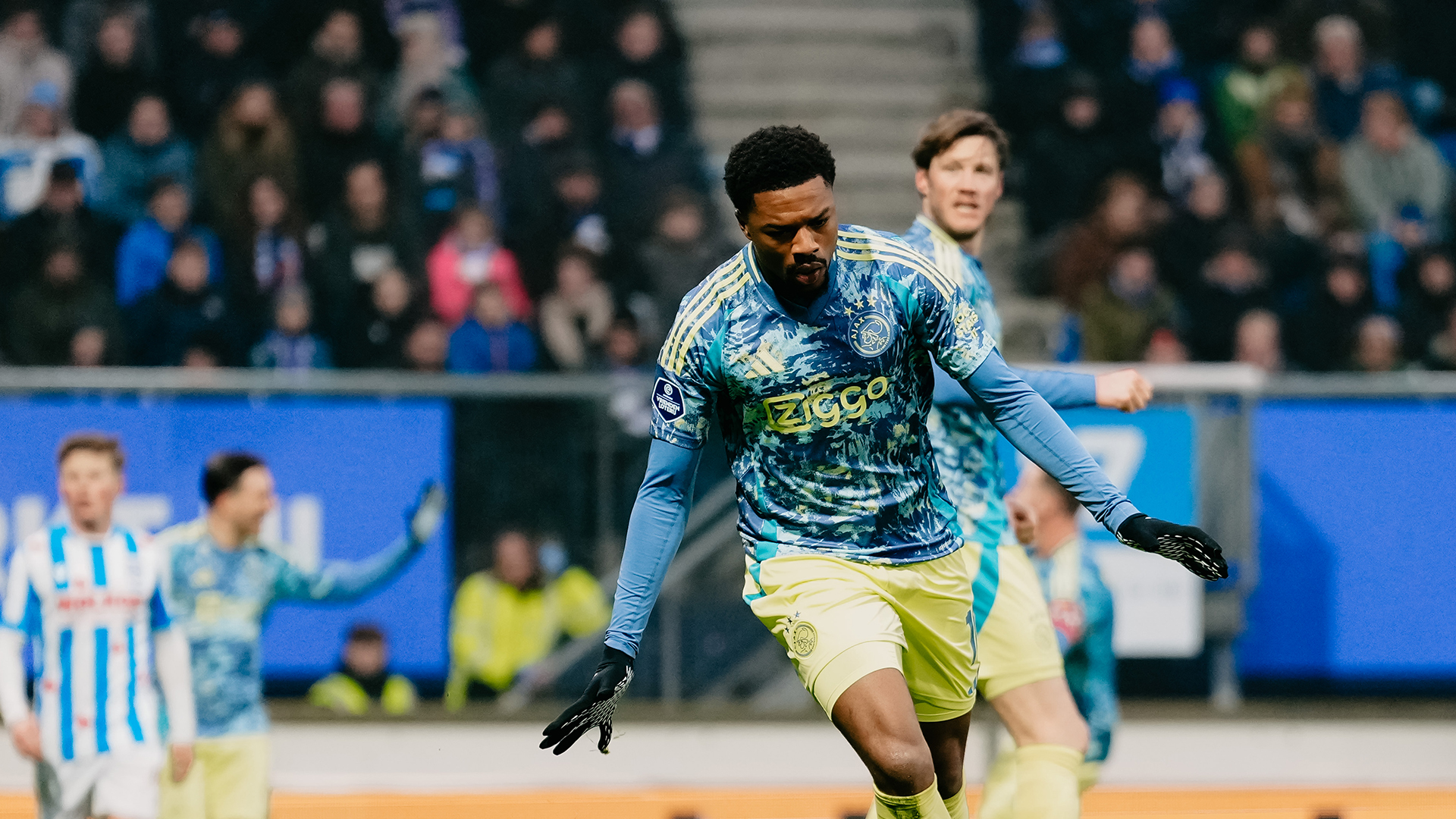 Akpom: 'A real striker's goal'