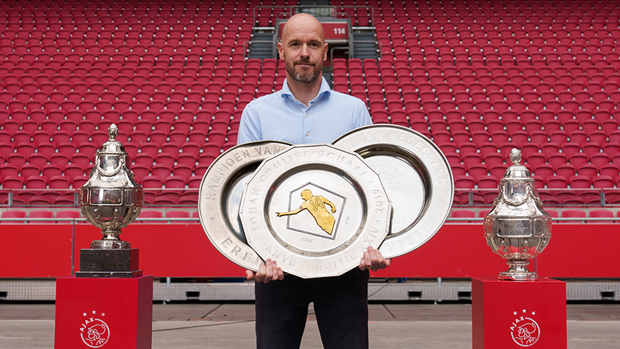 Ten Hag and his five trophies: 'I will not pat myself on the back'