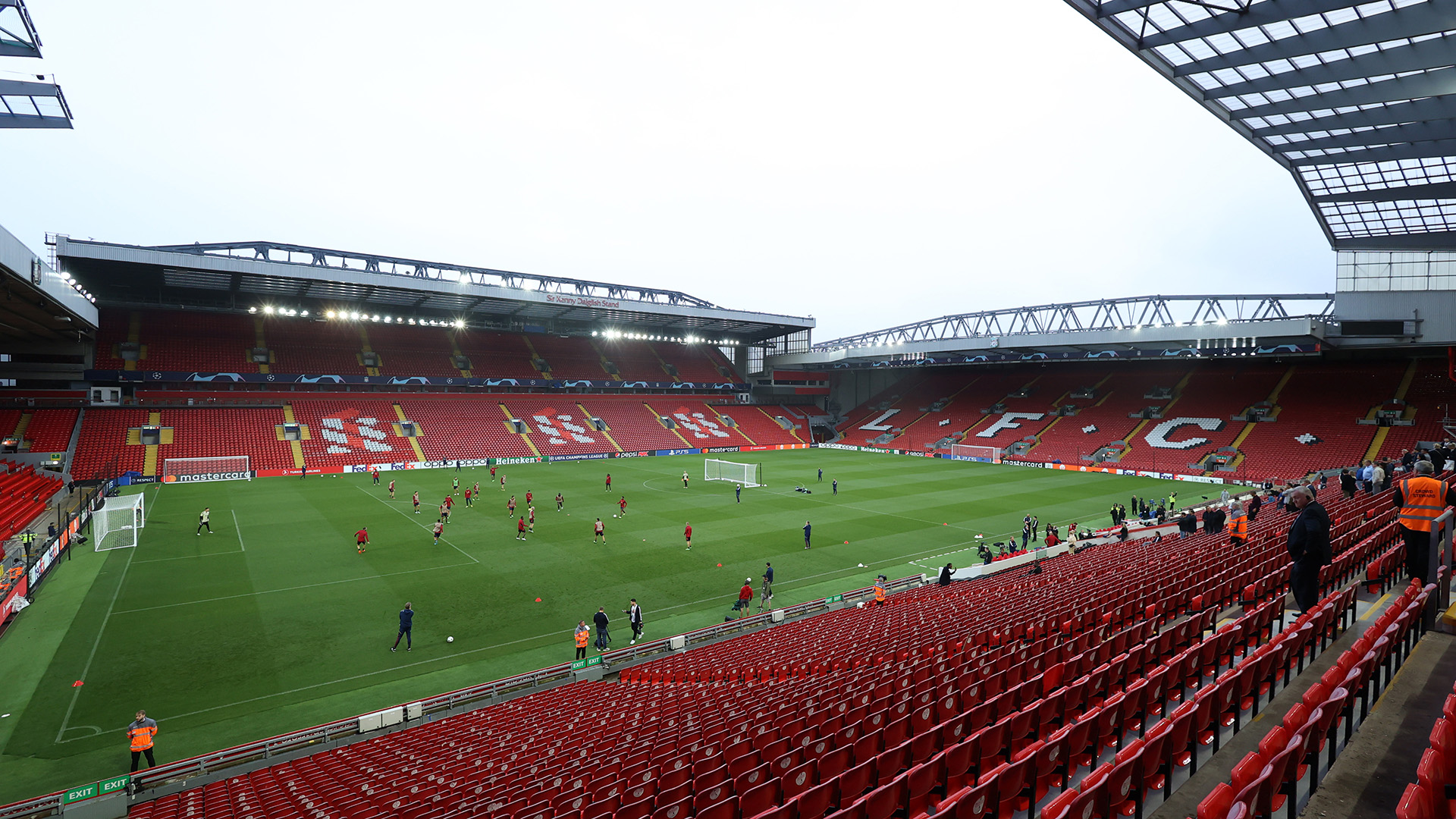 Match legends Ajax and Liverpool can be followed live on Saturday