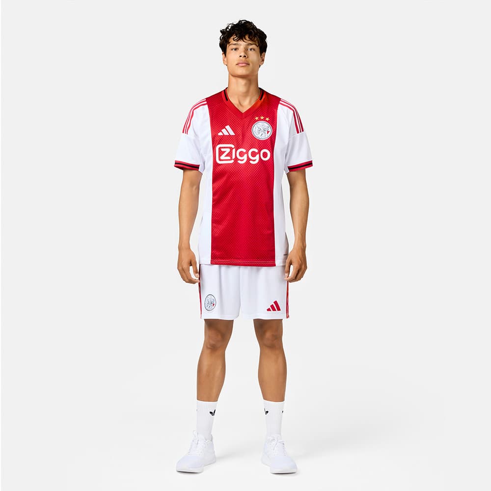 The official Ajax Fanshop Largest range official Ajax articles.