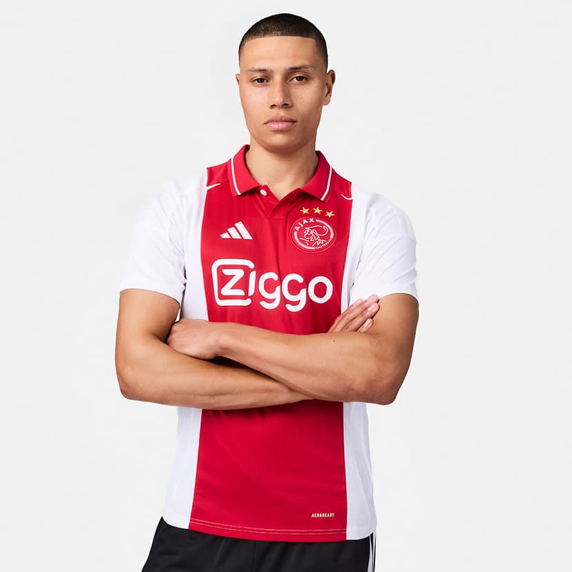 The official Ajax Fanshop Largest range official Ajax articles.
